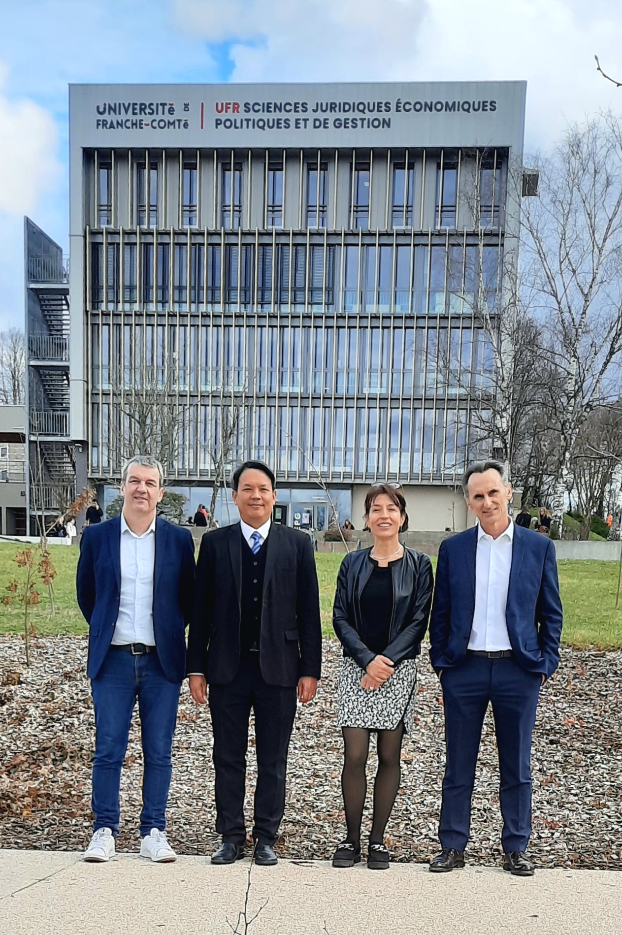 Le CRJFC accueille le Professeur Pokpong Srisanit pour une collaboration internationale | L'ACTU ...