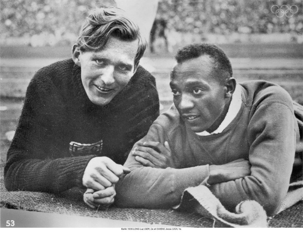 Jesse Owens et Luz Long : le temps d’une étreinte | L'ACTU de l ...